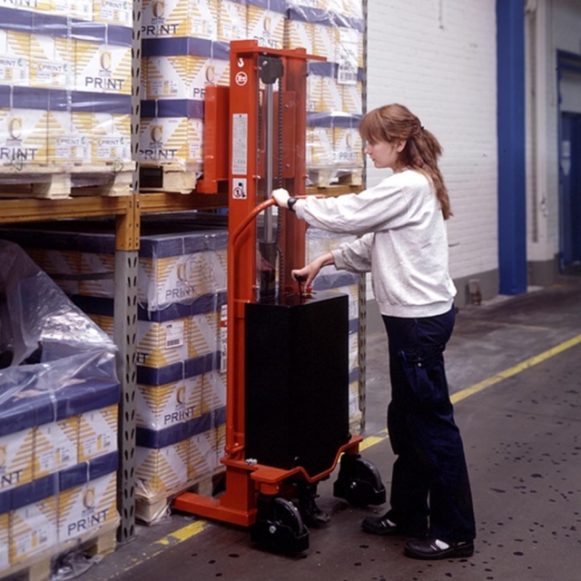 Toyota BT Lifter SHM080-SHL080 Mini stapelaar | Grobeco Heftrucks B.V.